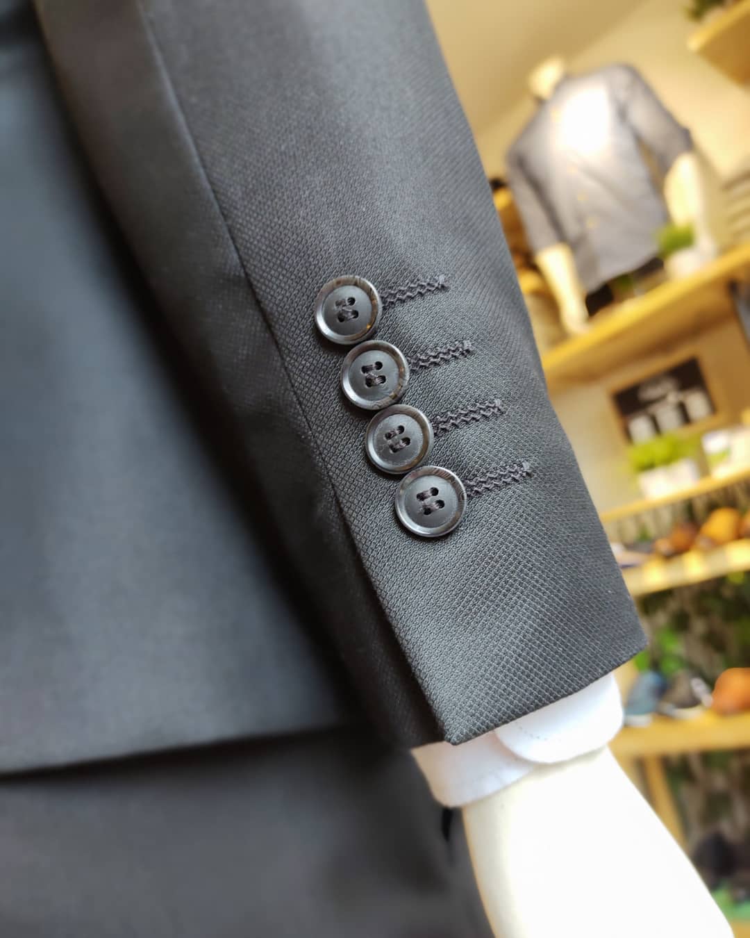 TRAJE NEGRO TEXTURIZADO O SOLO FONDO | Prestigio.lase